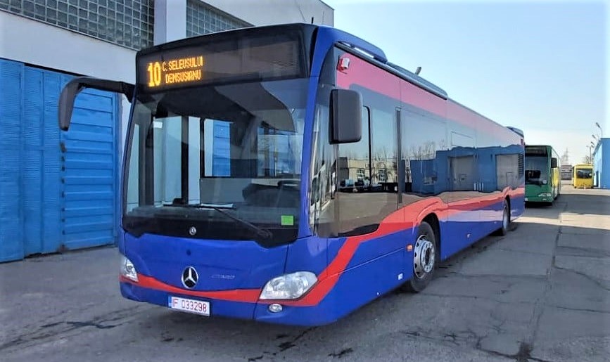 Primul dintre cele 15 autobuze hibrid Mercedes-Benz achiziționate cu ...