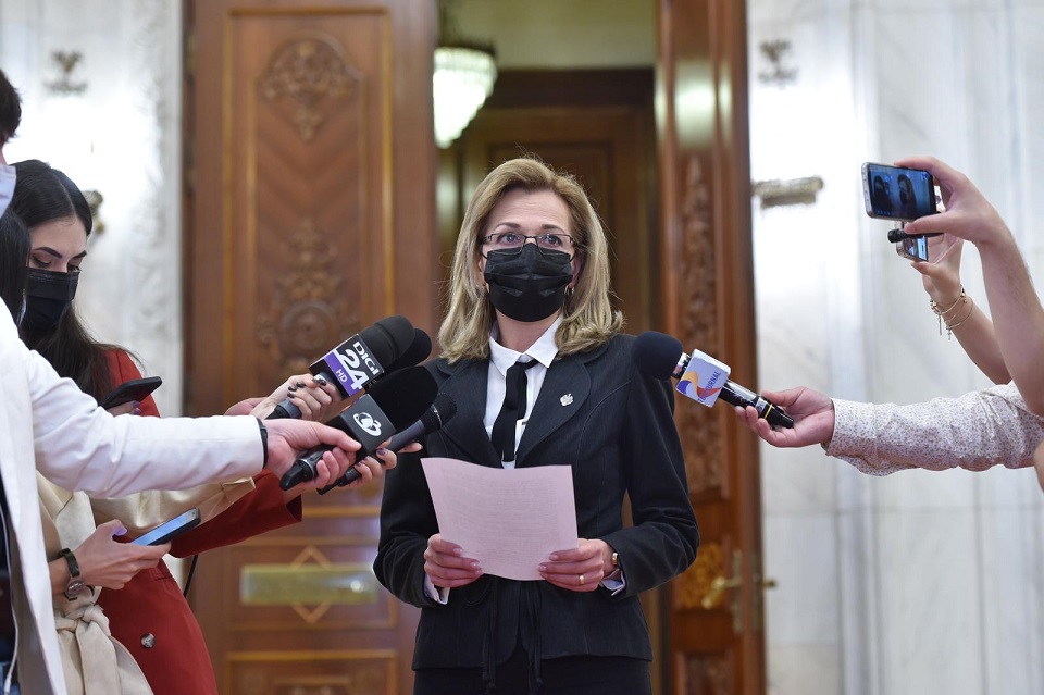 Laura Georgescu: PSD cere Guvernului să termine imediat cu bătaia de ...